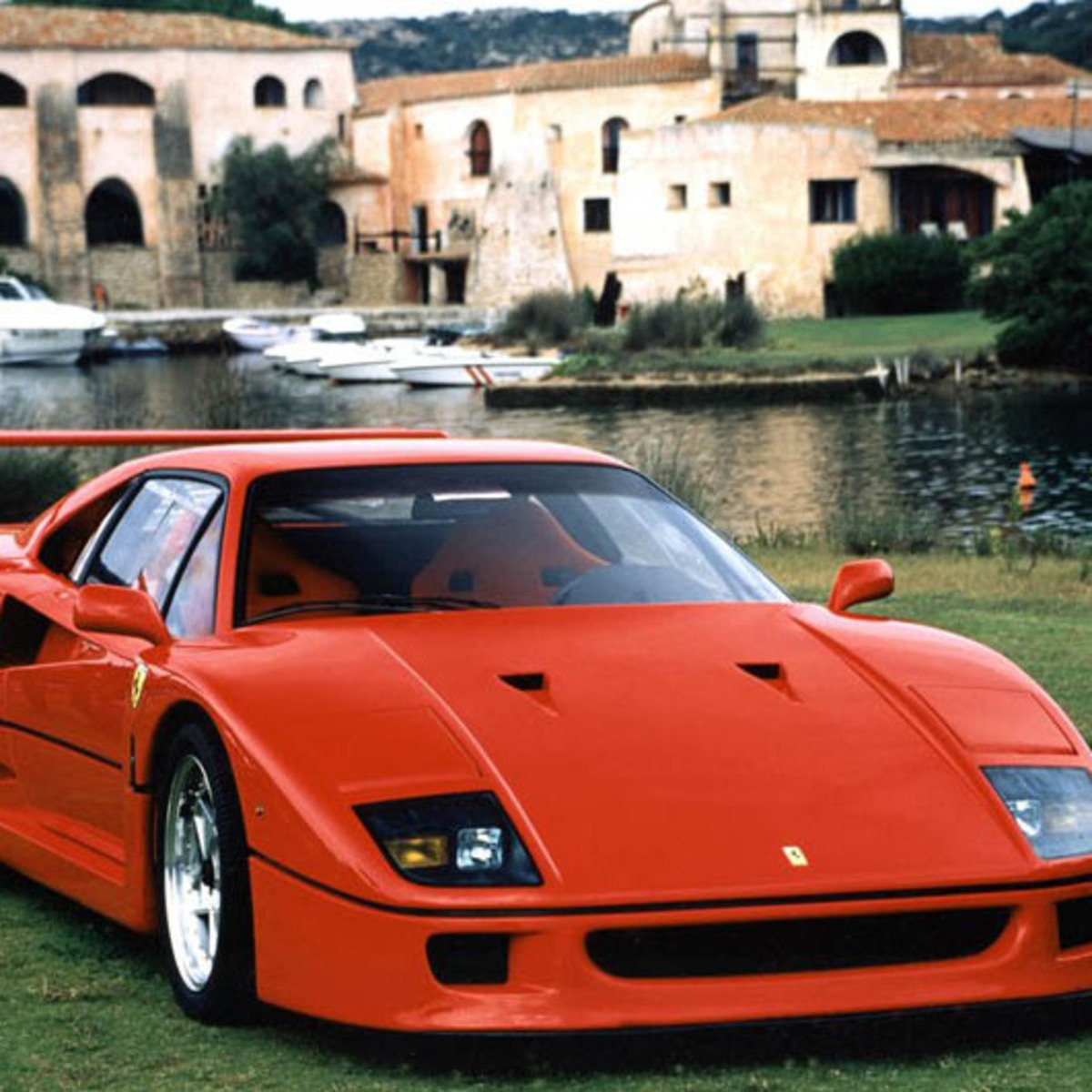Ferrari F40, nuovo modello? No, solo come sarebbe oggi - News - Automoto.it