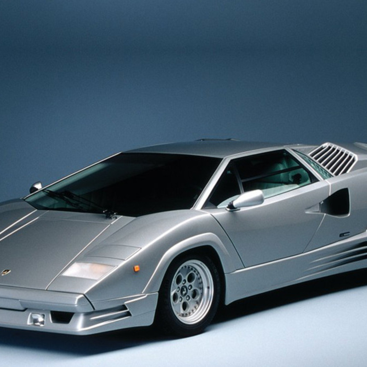 Come abbellire la Countach 2021: redesign e.. Rosso Lambo (Siviglia ...