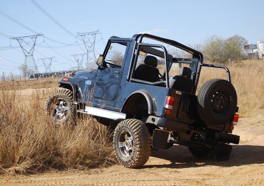 Mahindra Thar Thar 2.5 CRDe 4WD 2 p.ti (12/2009 - 07/2011): prezzo e ...
