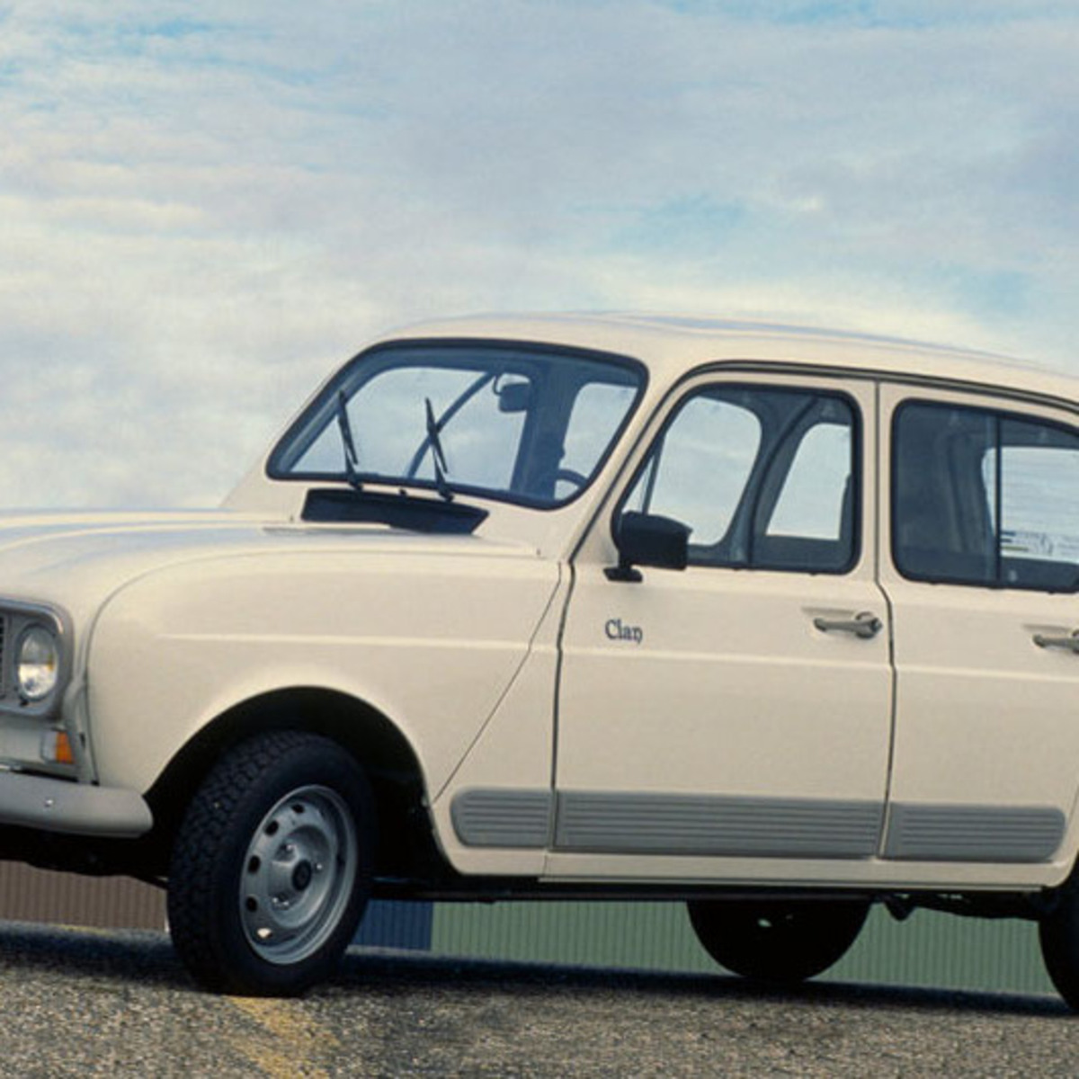 Renault 4: ecco la papamobile di Papa Francesco - News - Automoto.it