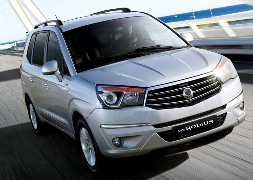 Ssangyong Rodius 2.0 Xdi 2WD A/T (11/2013 - 11/2015): prezzo e scheda ...