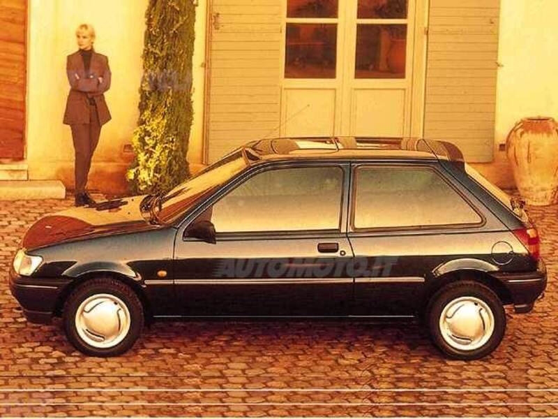 Ford Fiesta 1.3i cat 3 porte Newport Clima (04/1993 - 07/1994): prezzo ...