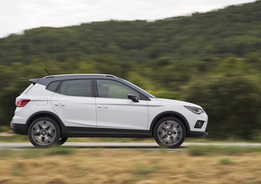 SEAT Arona 1.0 TGI Black Edition (11/2019 - 12/2020): prezzo e scheda ...