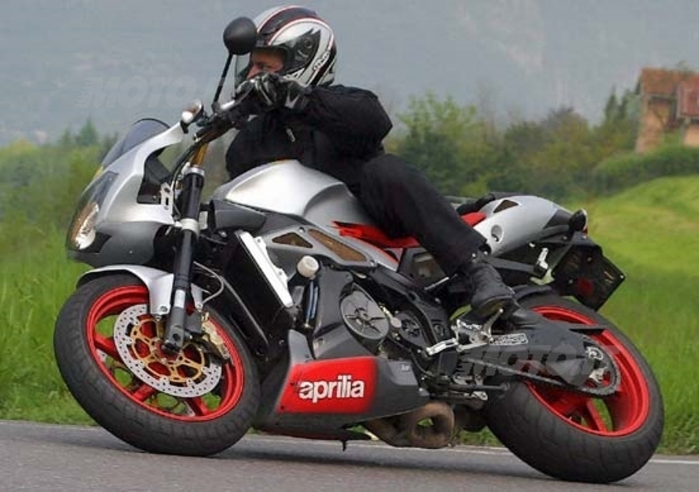 Prova APRILIA Tuono 1000 R - Prove - Moto.it