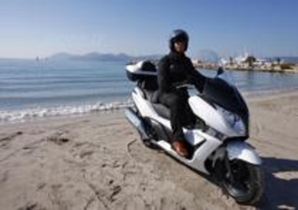 Prova HONDA SW-T400 - Prove - Moto.it