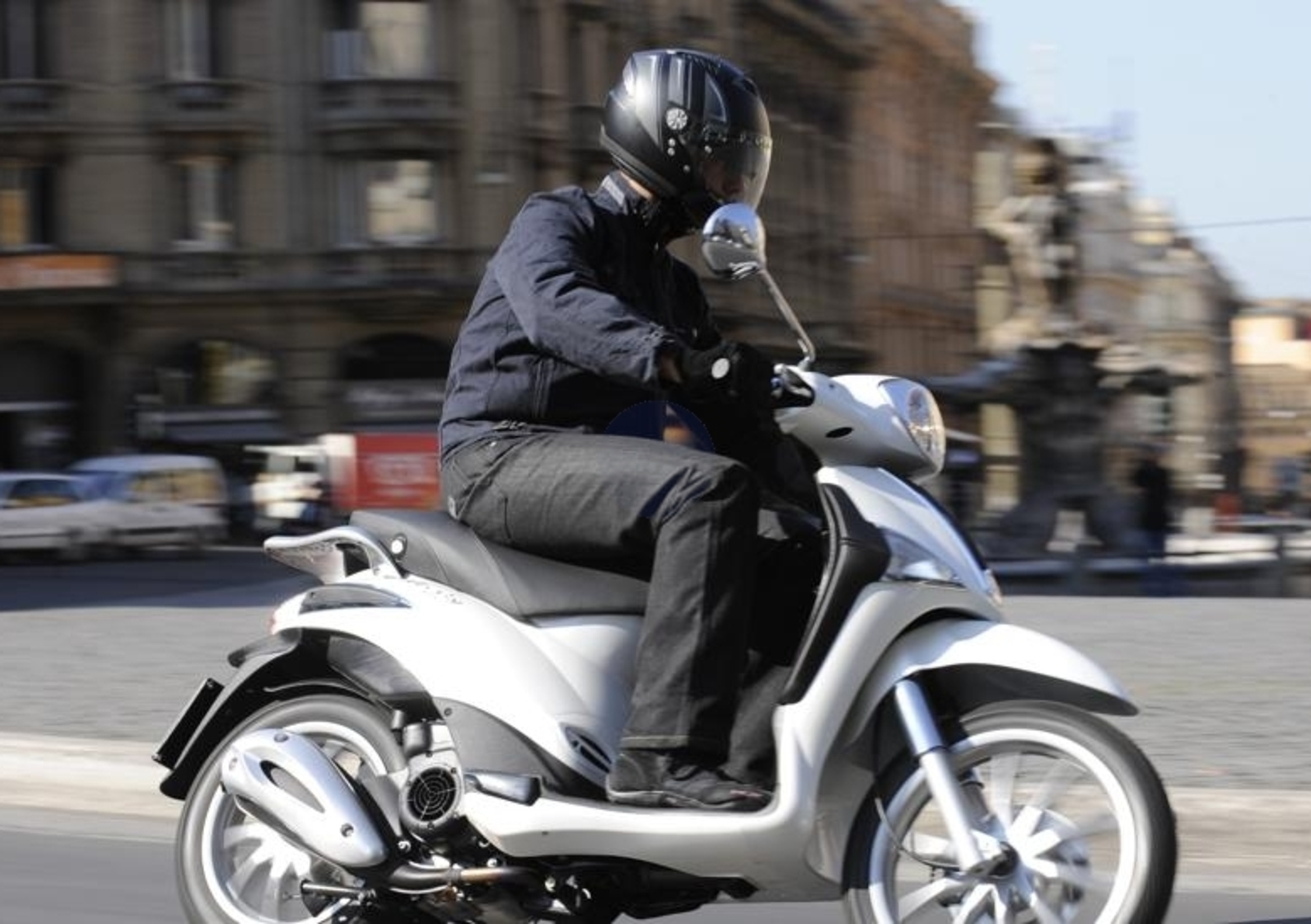 Prova Piaggio Carnaby Cruiser e Beverly Tourer 300 i.e. - Prove - Moto.it