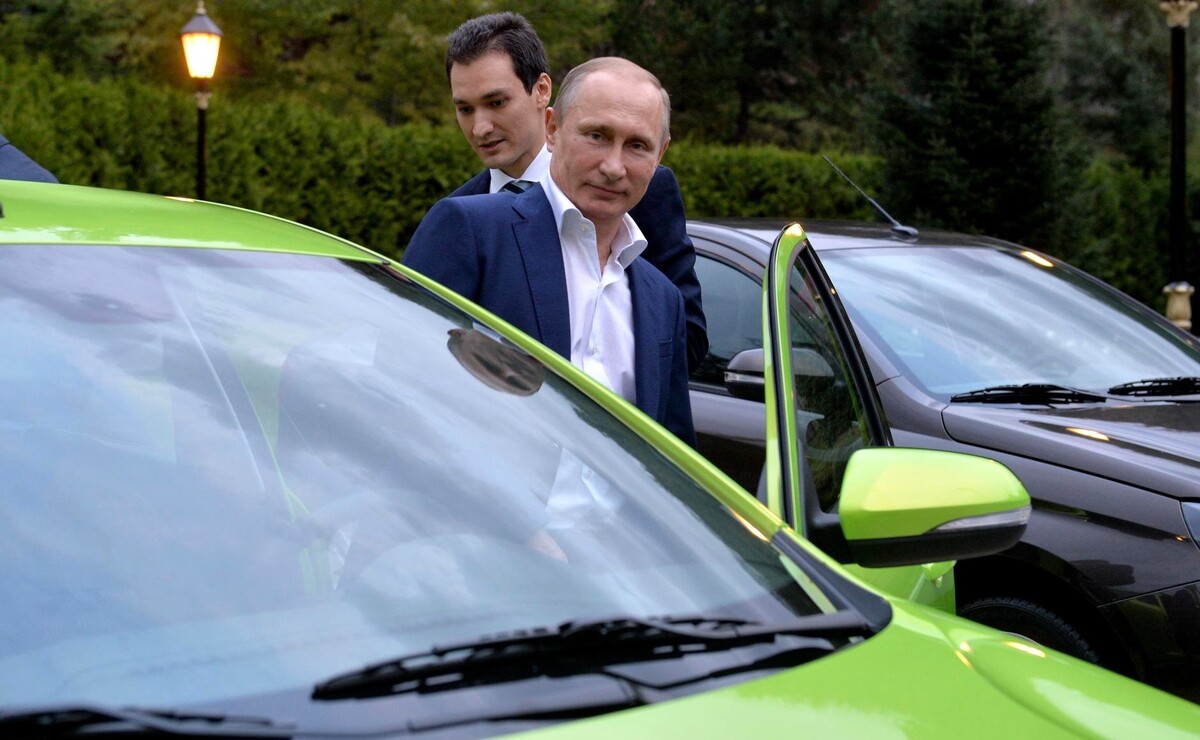 Pronta al debutto la nuova auto made in Russia di Vladimir Putin - News ...