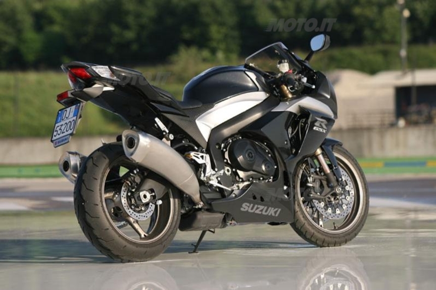 Prova SUZUKI GSX-R 1000 K9 - Prove - Moto.it