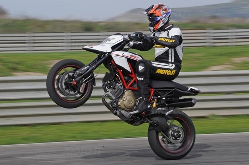 Prova Ducati Hypermotard 1100 EVO ed EVO SP - Prove - Moto.it
