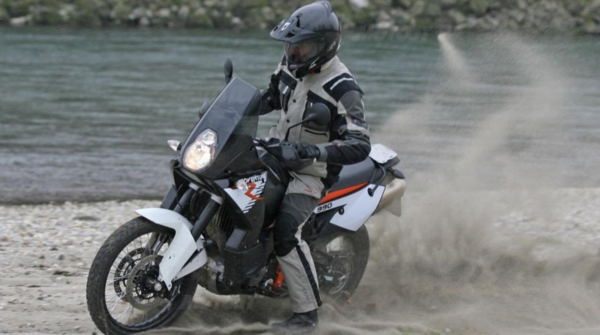Prova KTM Adventure 990 R - Prove - Moto.it
