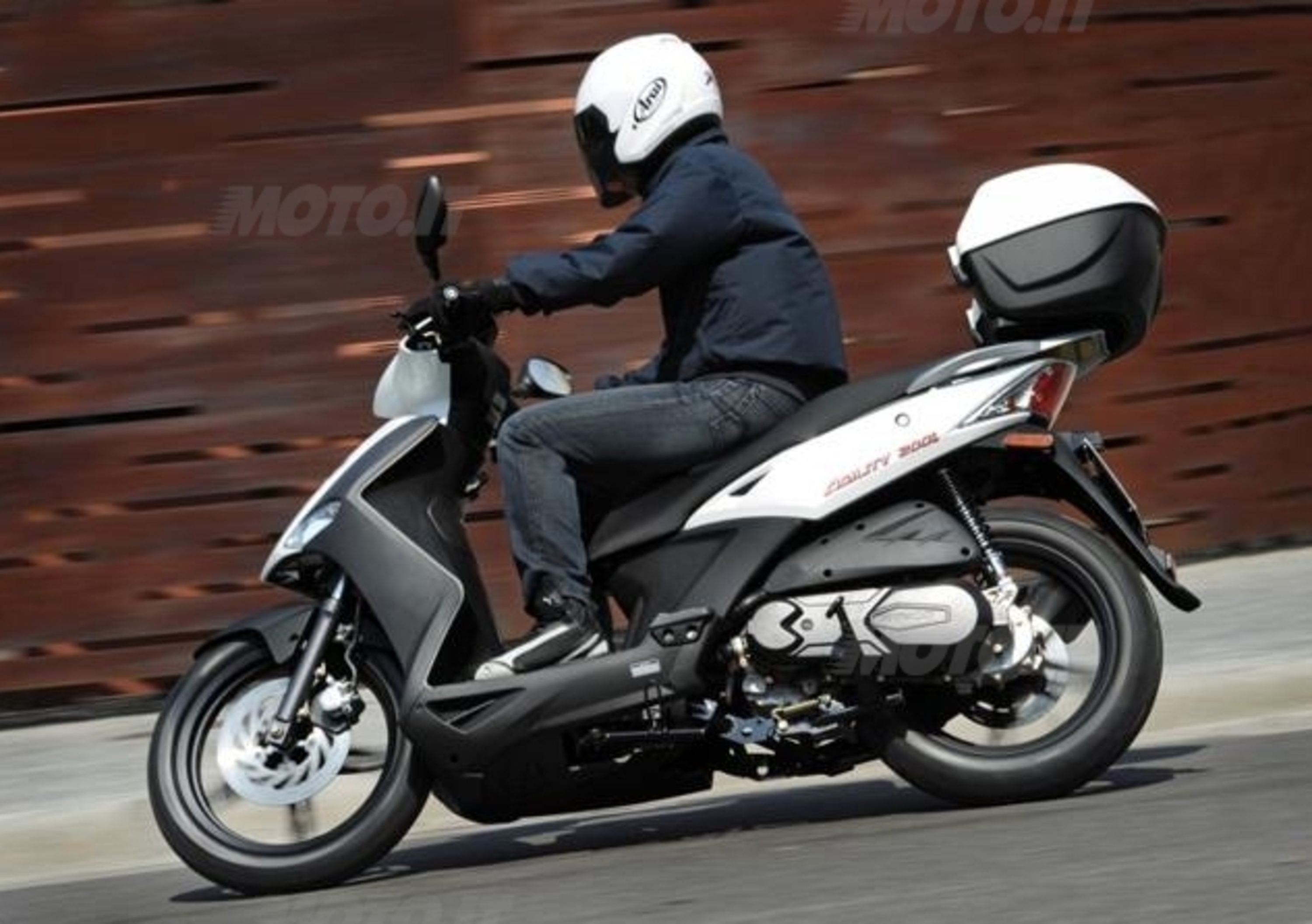 Kymco Agility R16 200i e Agility R16 50 2T - News - Moto.it