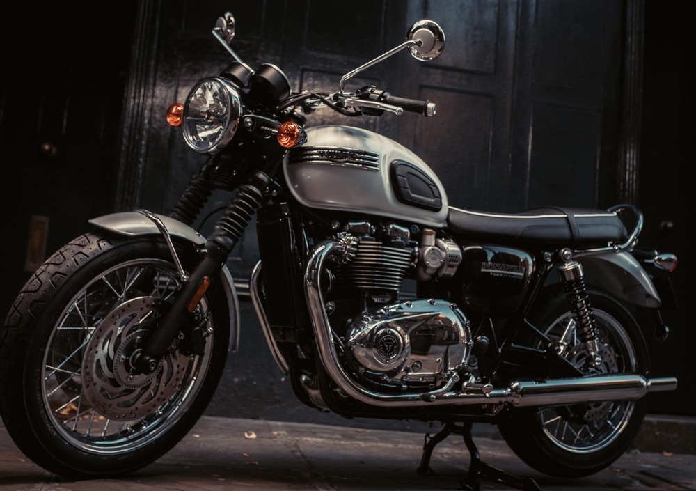 Triumph Bonneville T120 Diamond Edition (2019), prezzo e scheda tecnica ...