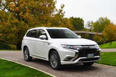 Mitsubishi Outlander PHEV - Prove - Automoto.it