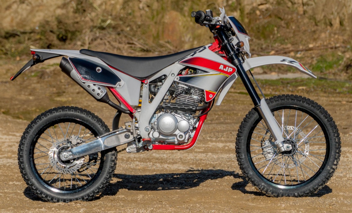 AJP PR3 240 Enduro Pro (2019 - 20), prezzo e scheda tecnica - Moto.it
