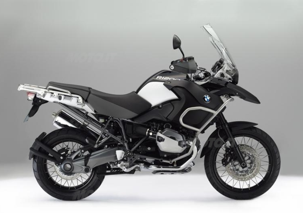 BMW R 1200 GS Adventure Triple Black e F 800 GS Trophy - News - Moto.it