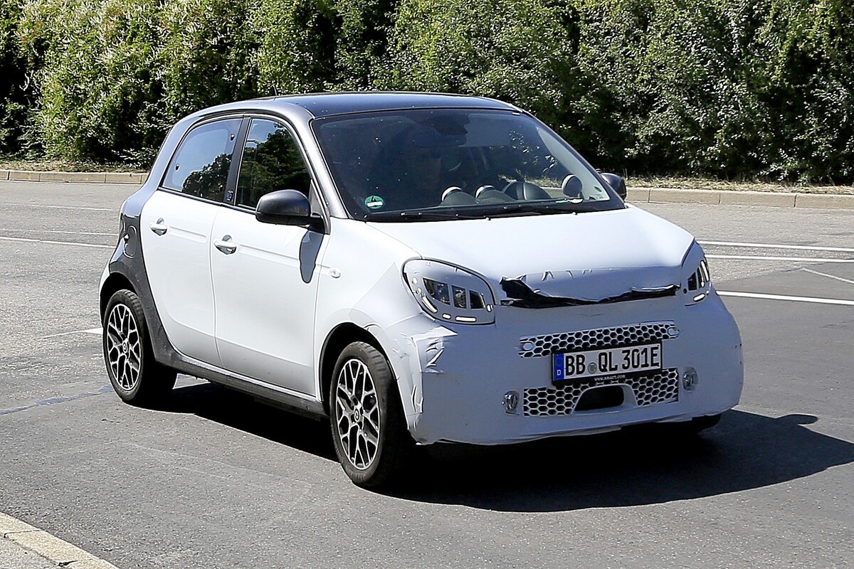 Smart EQ forfour: aggiornamenti per la piccola elettrica [Foto spia ...