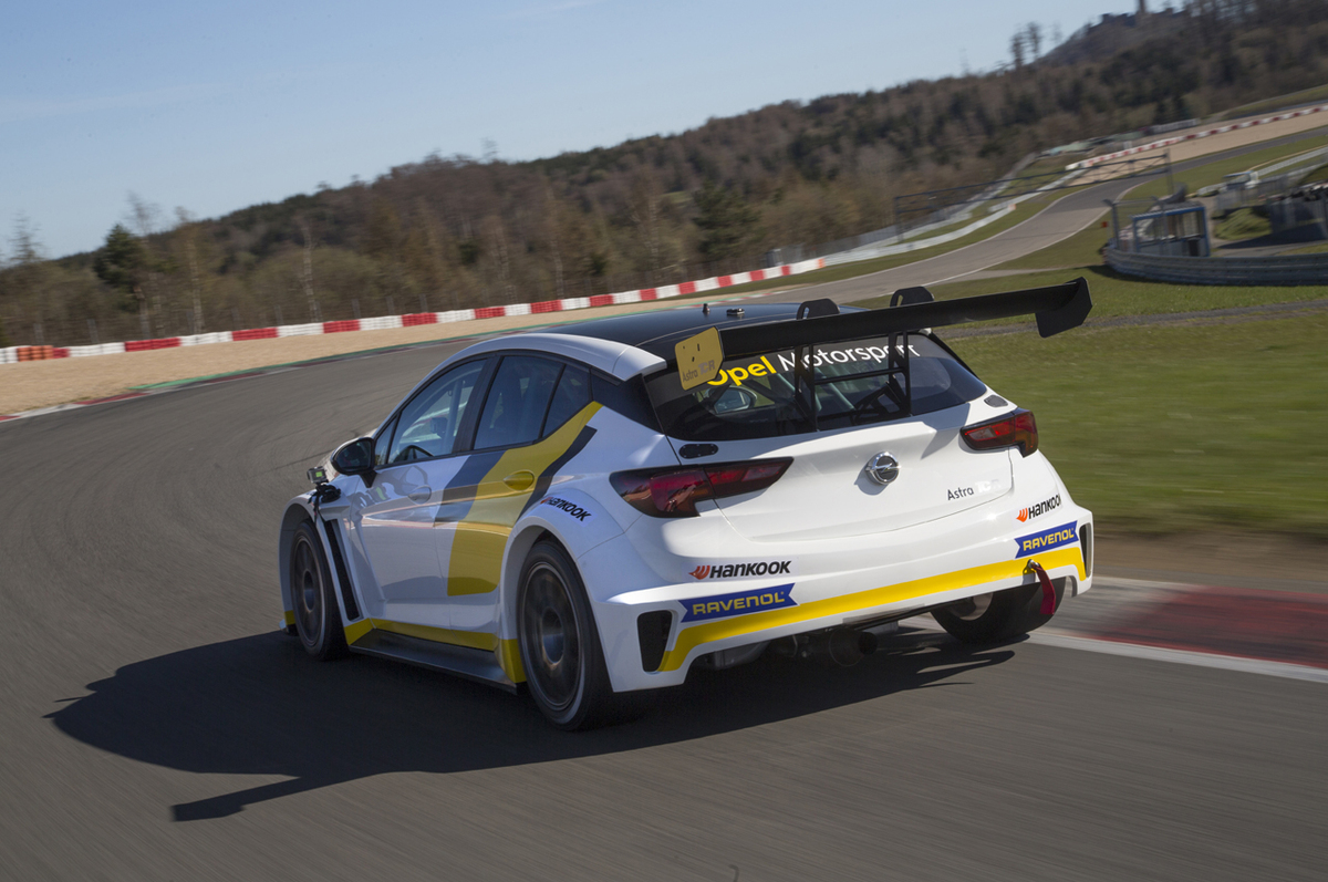 Opel Astra TCR [Video prova in pista] - Prove - Automoto.it