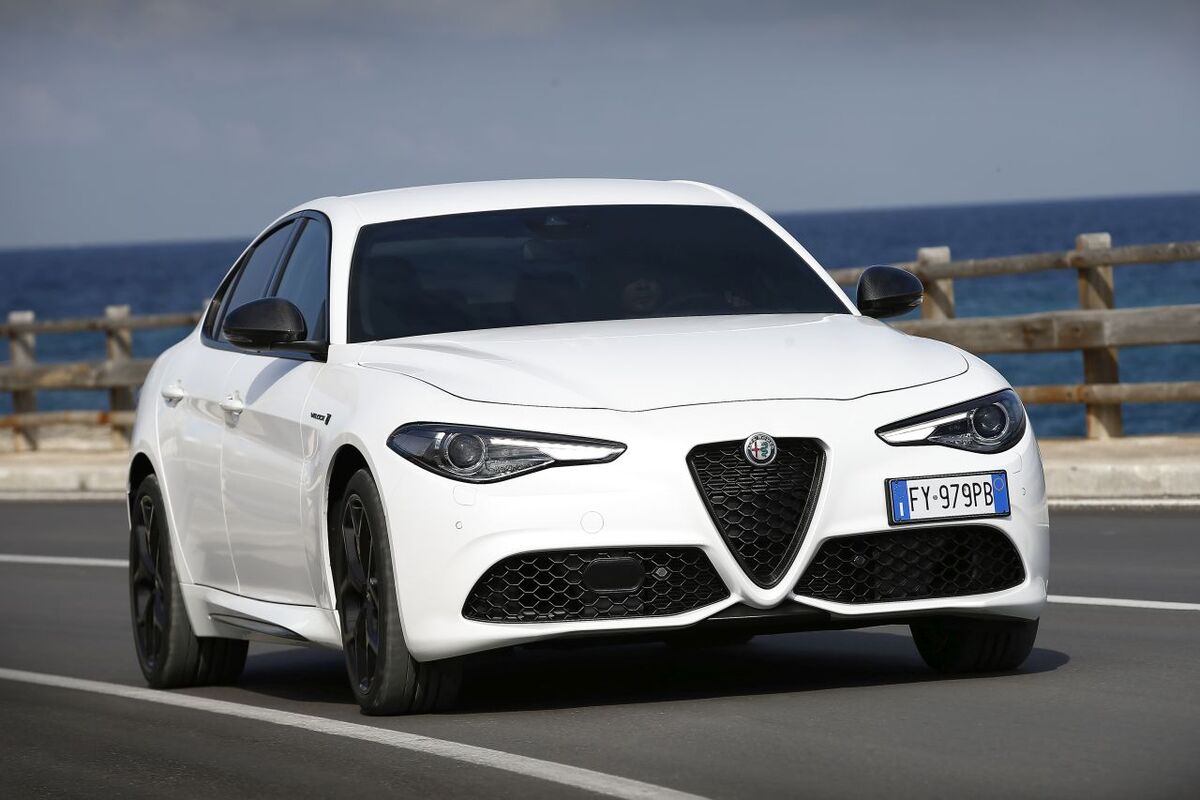 Differences Between Grills? | Alfa Romeo Giulia Forum
