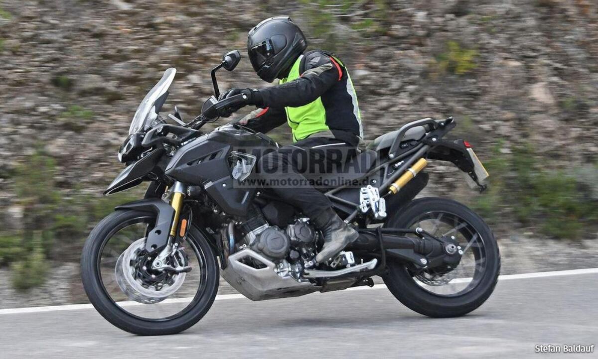 Triumph Tiger 1200. Tutta nuova per il 2021 - News - Moto.it