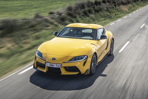 Toyota GR Supra SZ-R: la 2.0L è arrivata. Prezzo 55.900 euro [Video ...
