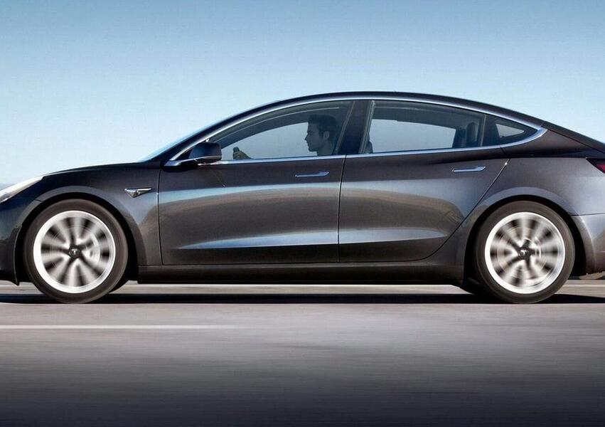 Tesla Model 3 - Catalogo e listino prezzi Tesla Model 3 - Automoto.it