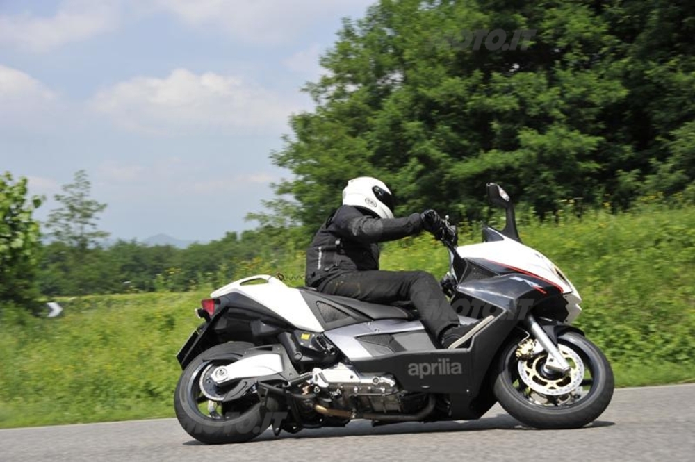 Prova Aprilia SRV 850 ABS/ATC - Prove - Moto.it