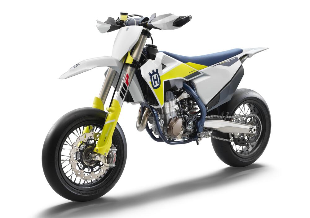 Husqvarna FS 450 (2021), prezzo e scheda tecnica - Moto.it
