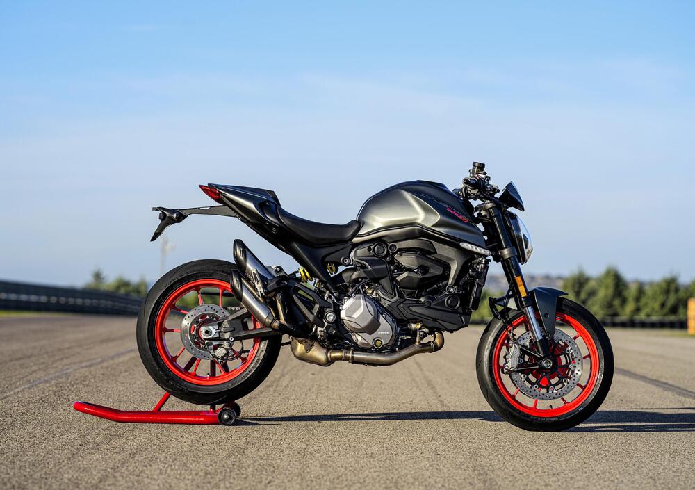 Ducati Monster 937 Plus (2021), prezzo e scheda tecnica - Moto.it