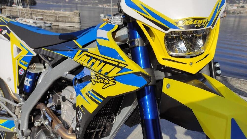 Prova Valenti SM125Z: la supermoto che non teme il due tempi - Prove ...