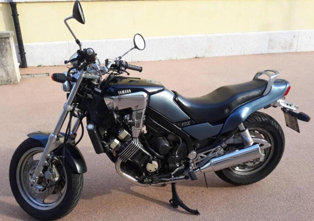 Yamaha FZX 750, prezzo e scheda tecnica - Moto.it