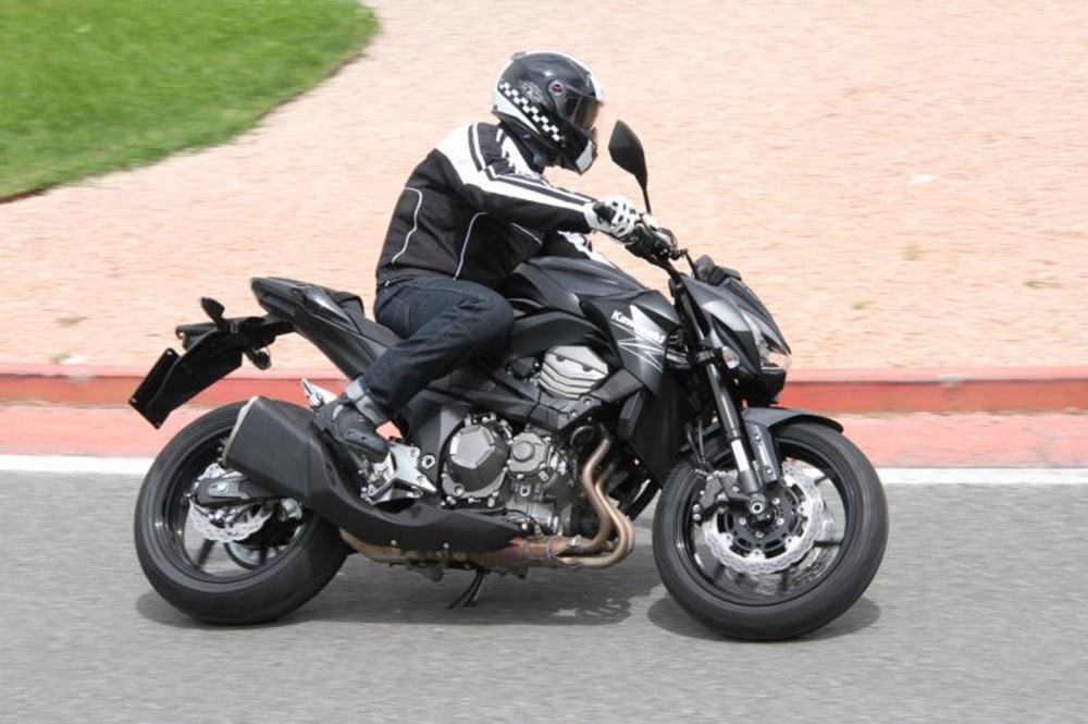 Prova Kawasaki Z800e ABS - Prove - Moto.it