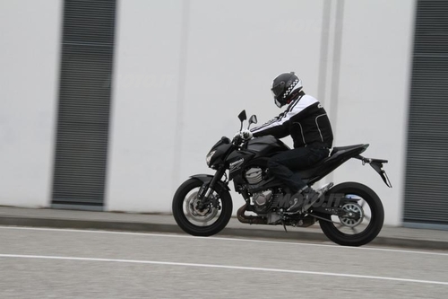 Prova Kawasaki Z800e ABS - Prove - Moto.it