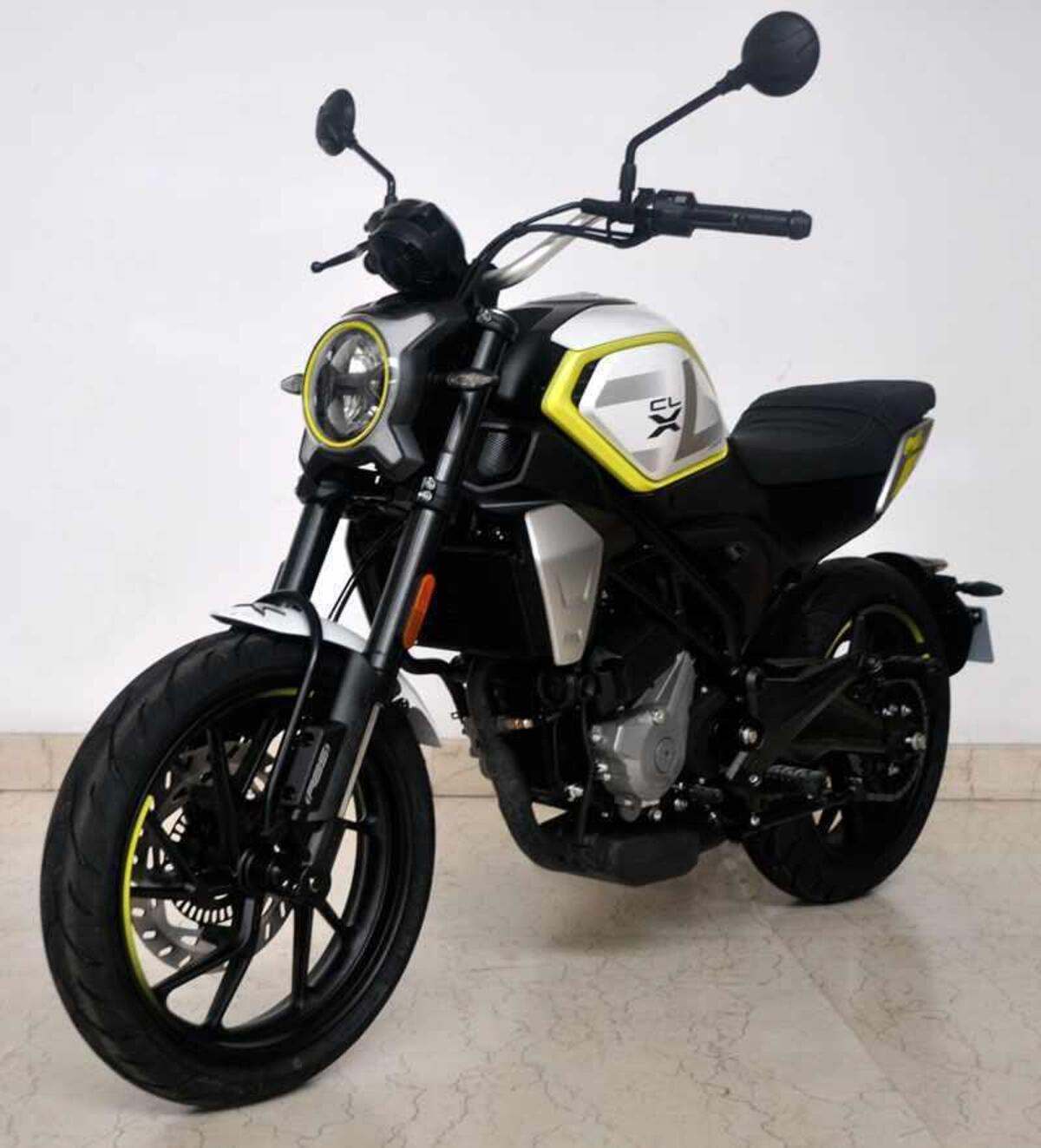 CFMoto, tre nuove 300 cc: SR, NK e la piccola CL-X - News - Moto.it