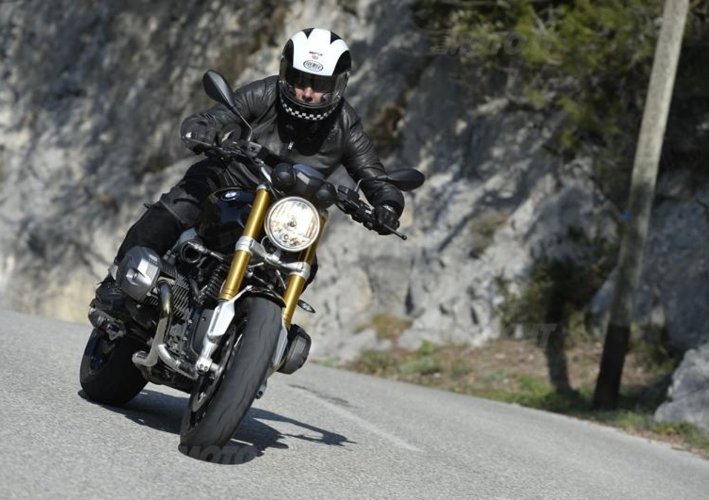 Prova BMW R nineT - Prove - Moto.it