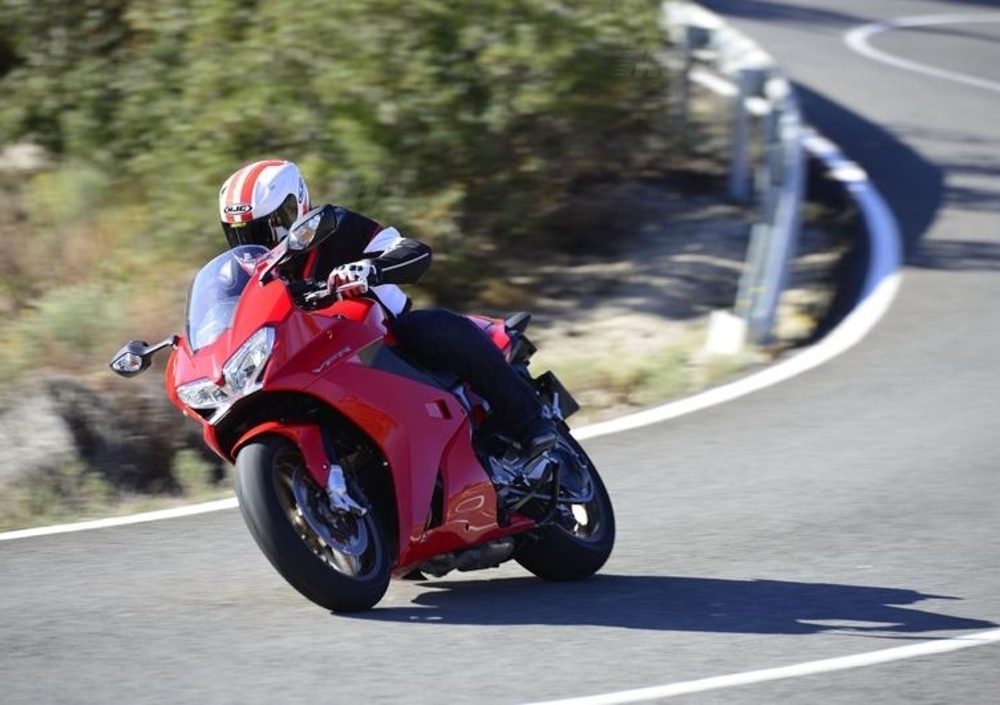 Prova Honda VFR 800F 2014 - Prove - Moto.it