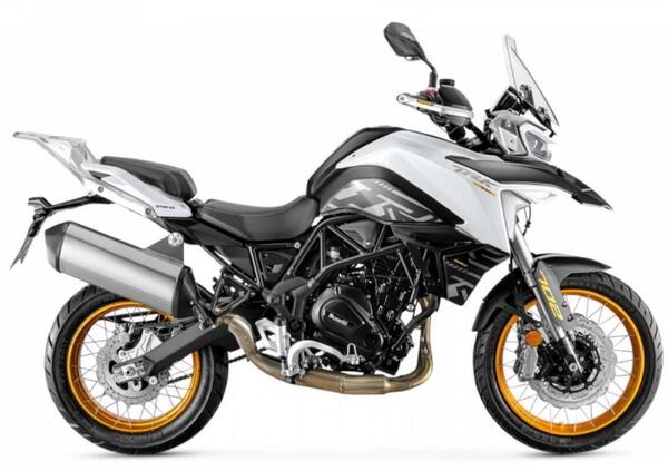 Arriva in vendita la Benelli TRK 702. Più cavalli e meno peso - News ...