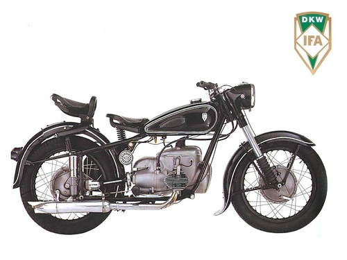 Le moto oltre il Muro di Berlino - News - Moto.it