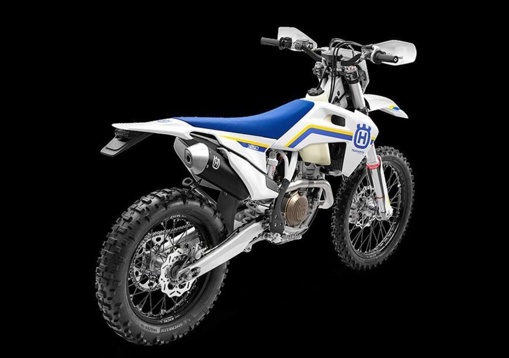 Husqvarna FE 250 Heritage (2023), prezzo e scheda tecnica - Moto.it