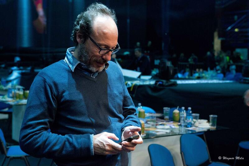 Guido Meda risponde alle critiche di un giornalista sui social: “Seduto ...