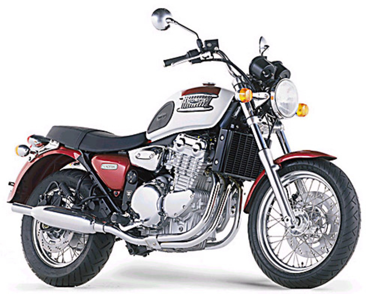 Triumph Thunderbird 900 (2002), prezzo e scheda tecnica - Moto.it