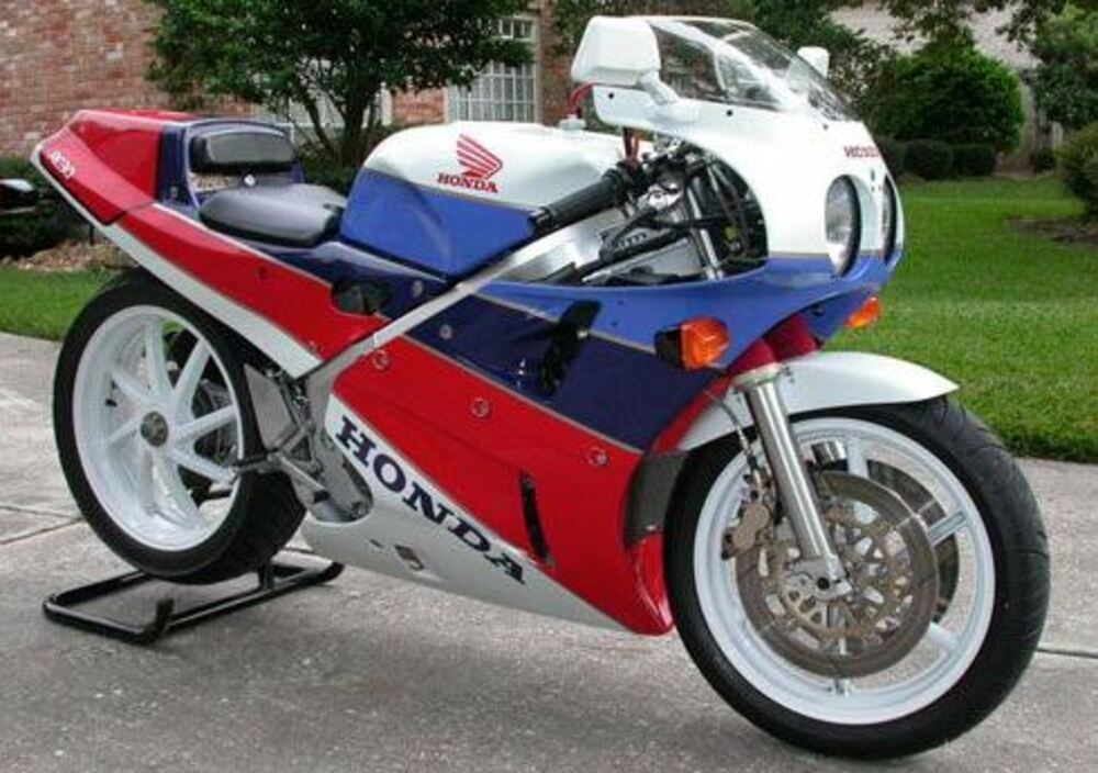 Honda VFR 750 R RC30, prezzo e scheda tecnica - Moto.it