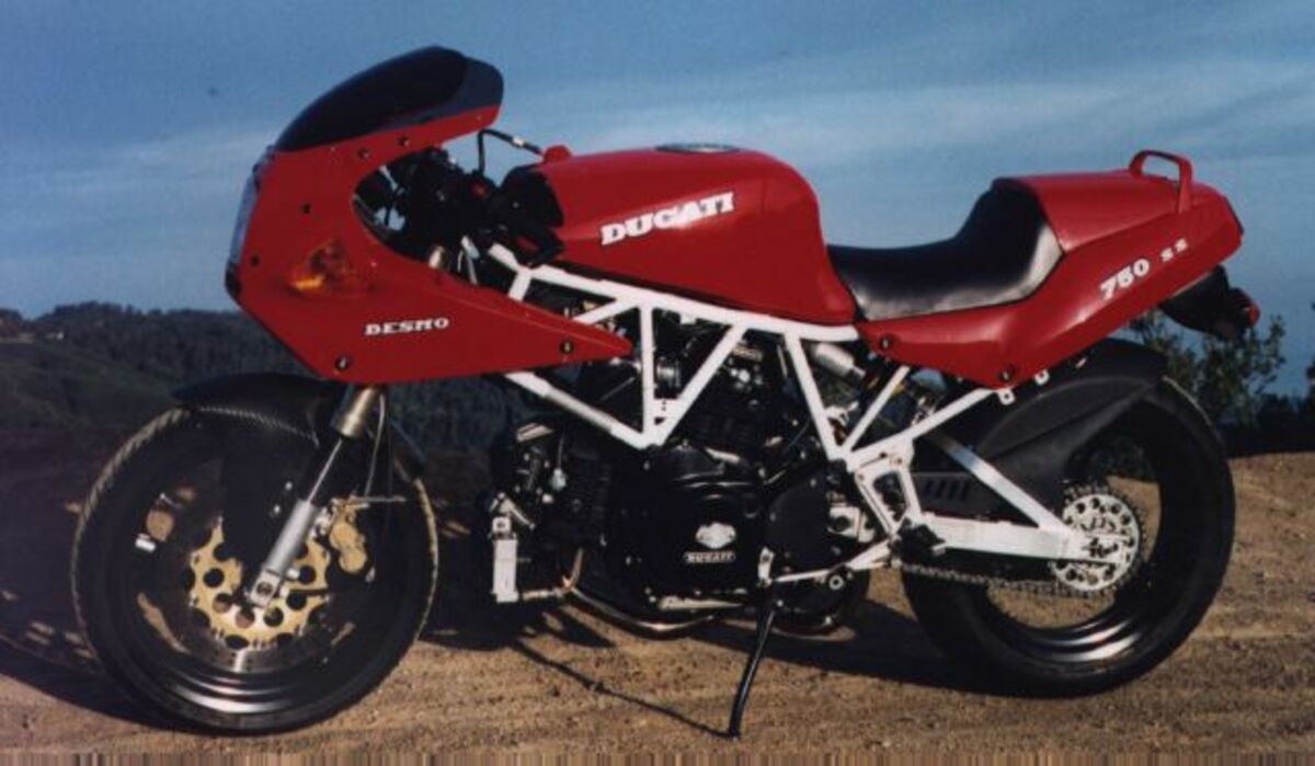 Ducati SS 750 Cup. (1991 - 97), prezzo e scheda tecnica - Moto.it