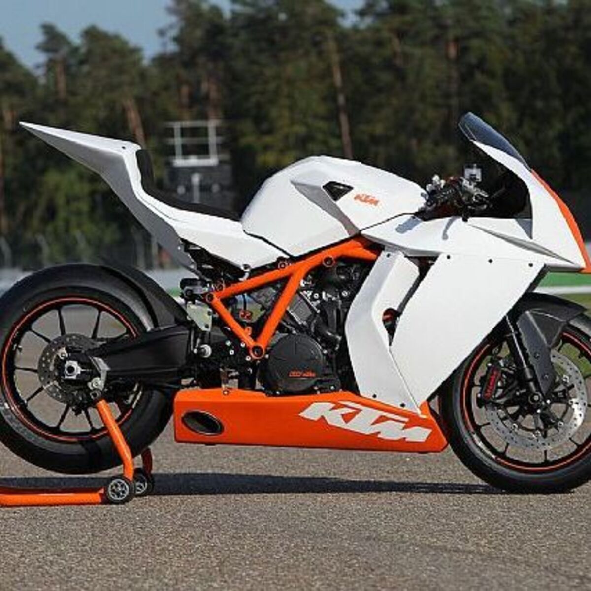 Prova KTM RC8R - Prove - Moto.it