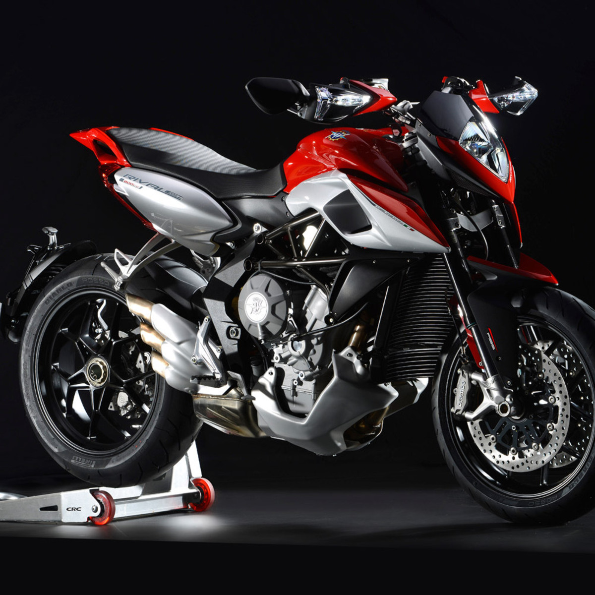 MV Agusta Rivale 800: le prime foto su strada! - News - Moto.it