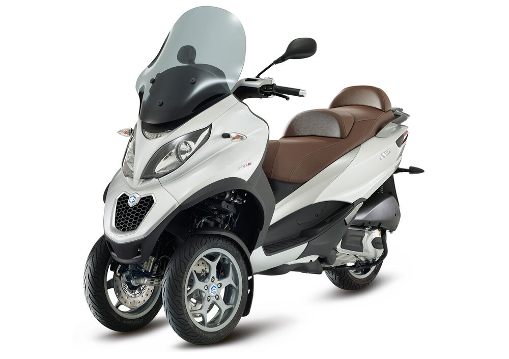 Piaggio Mp3 300 ie Business LT ABS (2014 - 16), prezzo e scheda tecnica ...