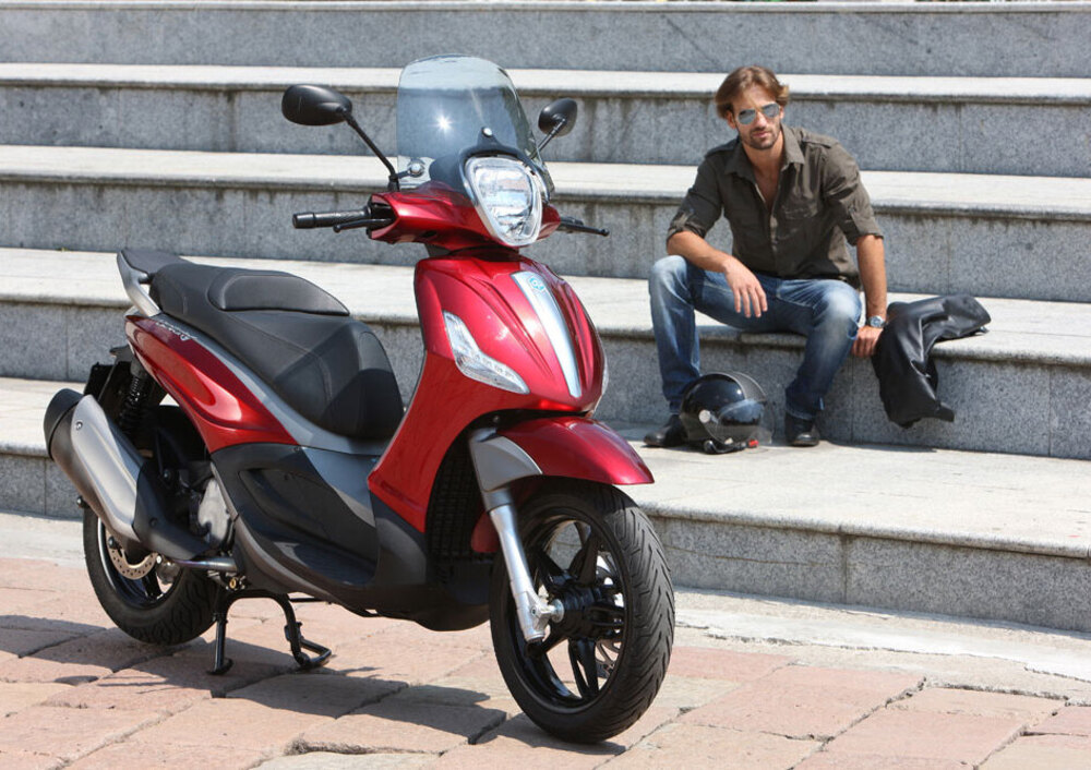 Piaggio Beverly 350 ABS (2016 - 20), prezzo e scheda tecnica - Moto.it