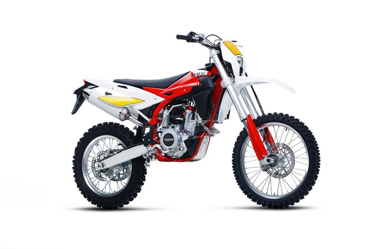 Swm RS 300 R (2015 - 16), prezzo e scheda tecnica - Moto.it