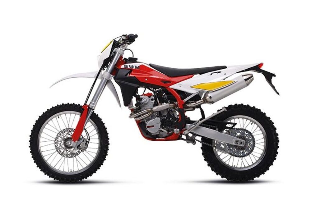 Swm RS 500 R (2015 - 16), prezzo e scheda tecnica - Moto.it