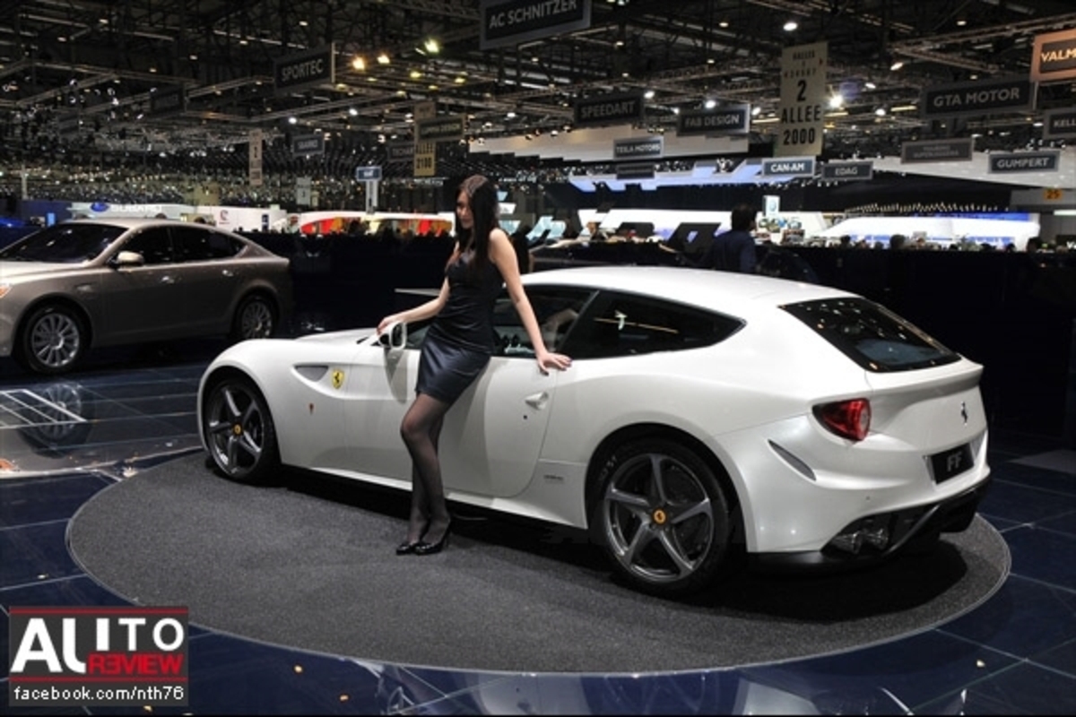 Ferrari FF: nuovo video per il motore V12 GDI - News - Automoto.it