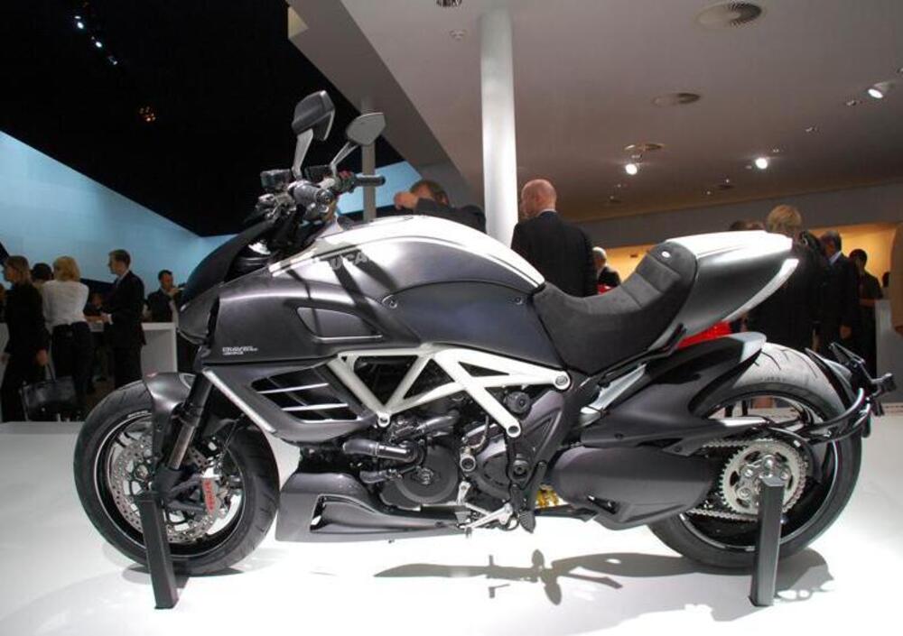 IAA 2011 live: Ducati Diavel AMG Special Edition - News - Automoto.it